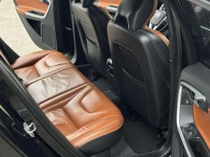 Black Volvo V60 2014 in Jonava, with an engine capacity of 2.40 L and mileage of 266 thousand km for 8250 €, photo 36 on AUTOMOTO.COM.LV
