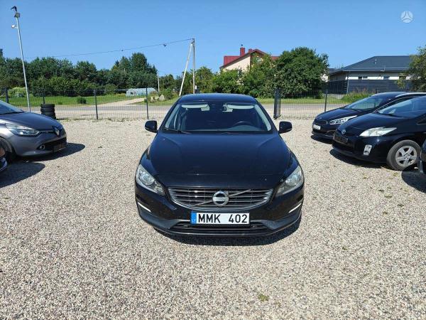 Melns Volvo V60 2014 Viļņa, ar dzinēja tilpumu 1.56 L un nobraukumu 344 tūkst. km par 5500 €, foto 2 vietnē AUTOMOTO.COM.LV