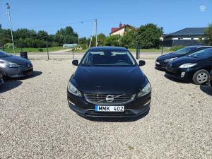 Black Volvo V60 2014 in Vilnius, with an engine capacity of 1.56 L and mileage of 344 thousand km for 5500 €, photo 3 on AUTOMOTO.COM.LV