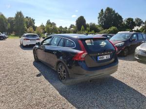 Black Volvo V60 2014 in Vilnius, with an engine capacity of 1.56 L and mileage of 344 thousand km for 5500 €, photo 6 on AUTOMOTO.COM.LV
