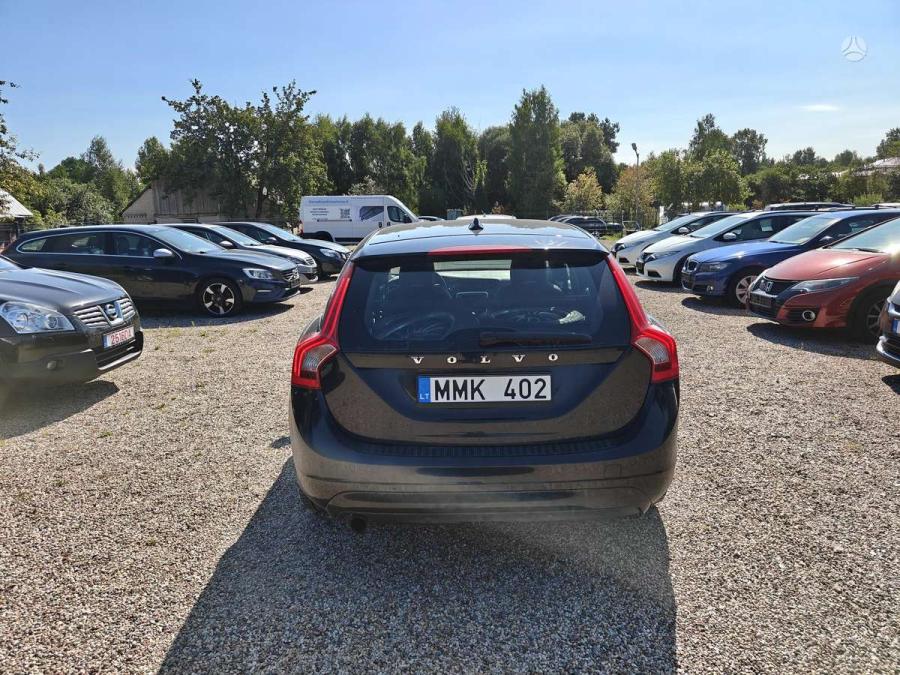 Black Volvo V60 2014 in Vilnius, with an engine capacity of 1.56 L and mileage of 344 thousand km for 5500 €, photo 7 on AUTOMOTO.COM.LV