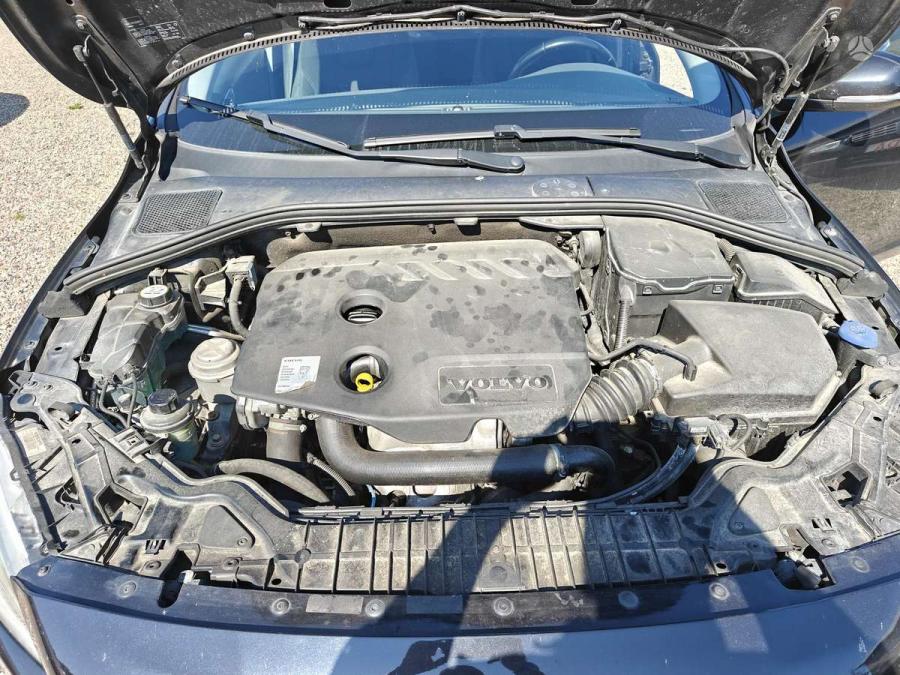 Black Volvo V60 2014 in Vilnius, with an engine capacity of 1.56 L and mileage of 344 thousand km for 5500 €, photo 13 on AUTOMOTO.COM.LV