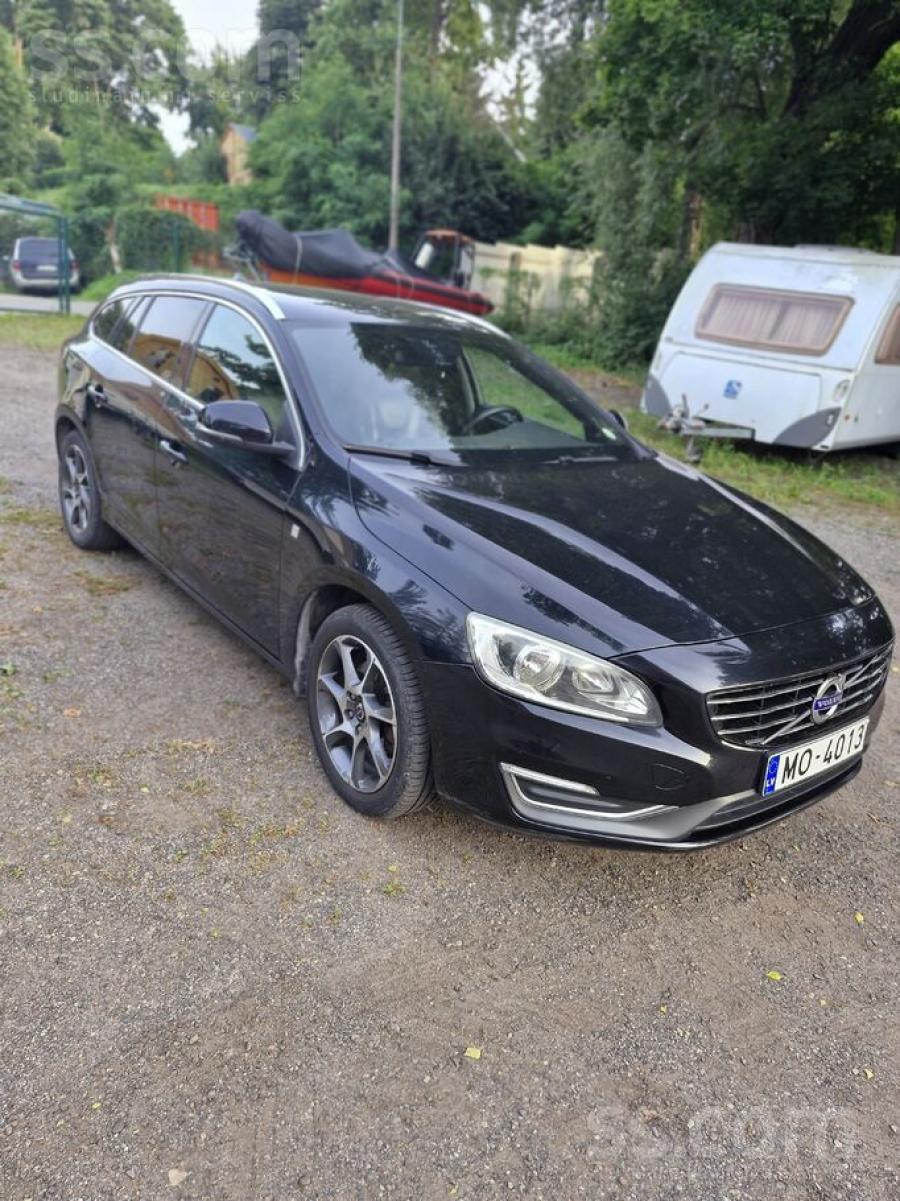 Melns Volvo V60 2014 Rīga, ar dzinēja tilpumu 1.60 L un nobraukumu 220 tūkst. km par 6700 €, foto 1 vietnē AUTOMOTO.COM.LV