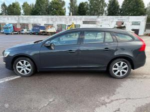Black Volvo V60 2014 in Raseiniai, with an engine capacity of 1.98 L and mileage of 250 thousand km for 5900 €, photo 3 on AUTOMOTO.COM.LV