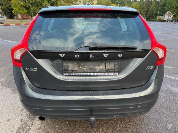 Black Volvo V60 2014 in Raseiniai, with an engine capacity of 1.98 L and mileage of 250 thousand km for 5900 €, photo 4 on AUTOMOTO.COM.LV