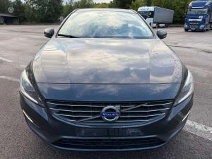 Black Volvo V60 2014 in Raseiniai, with an engine capacity of 1.98 L and mileage of 250 thousand km for 5900 €, photo 9 on AUTOMOTO.COM.LV