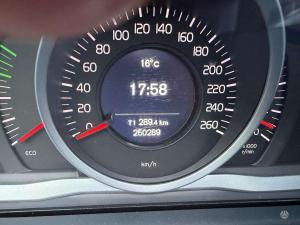 Black Volvo V60 2014 in Raseiniai, with an engine capacity of 1.98 L and mileage of 250 thousand km for 5900 €, photo 12 on AUTOMOTO.COM.LV