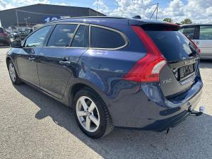 Melns Volvo V60 2014 Kauņa, ar dzinēja tilpumu 1.56 L un nobraukumu 248 tūkst. km par 6550 €, foto 4 vietnē AUTOMOTO.COM.LV