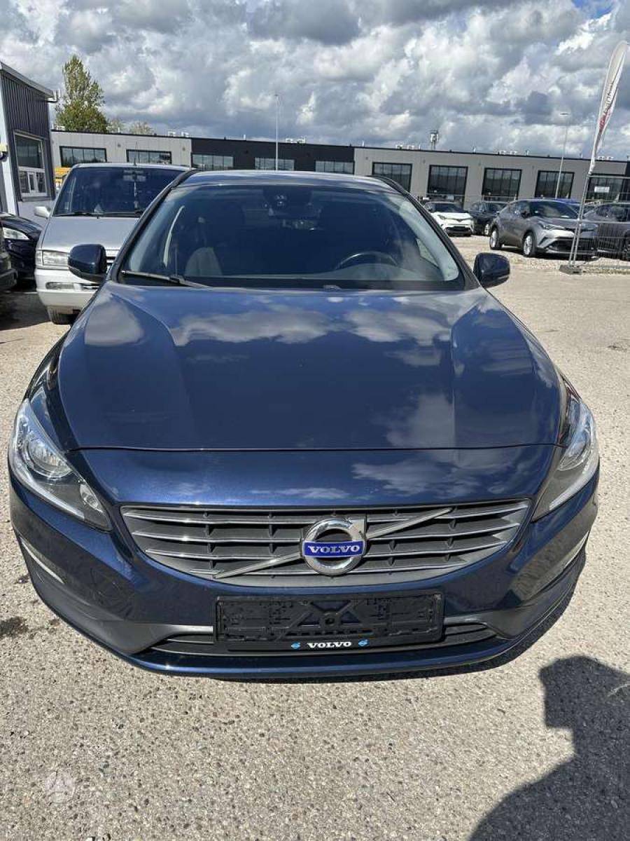 Melns Volvo V60 2014 Kauņa, ar dzinēja tilpumu 1.56 L un nobraukumu 248 tūkst. km par 6550 €, foto 9 vietnē AUTOMOTO.COM.LV