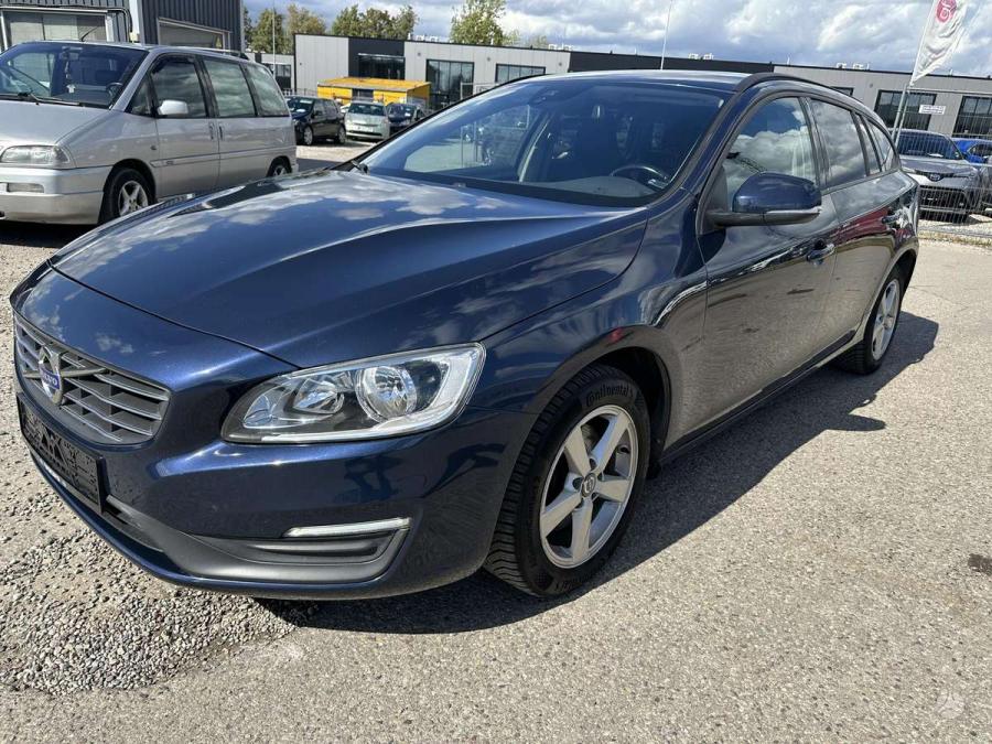 Melns Volvo V60 2014 Kauņa, ar dzinēja tilpumu 1.56 L un nobraukumu 248 tūkst. km par 6550 €, foto 16 vietnē AUTOMOTO.COM.LV
