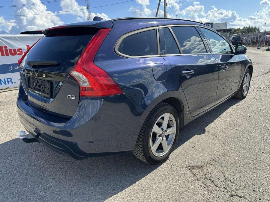 Melns Volvo V60 2014 Kauņa, ar dzinēja tilpumu 1.56 L un nobraukumu 248 tūkst. km par 6550 €, foto 22 vietnē AUTOMOTO.COM.LV