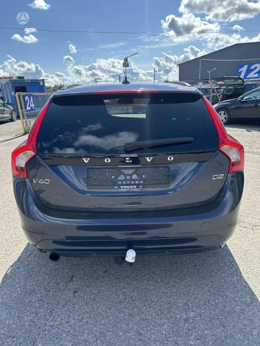 Melns Volvo V60 2014 Kauņa, ar dzinēja tilpumu 1.56 L un nobraukumu 248 tūkst. km par 6550 €, foto 23 vietnē AUTOMOTO.COM.LV