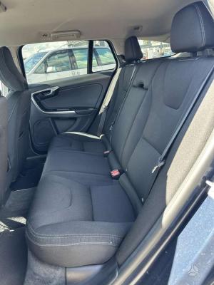 Melns Volvo V60 2014 Kauņa, ar dzinēja tilpumu 1.56 L un nobraukumu 248 tūkst. km par 6550 €, foto 27 vietnē AUTOMOTO.COM.LV