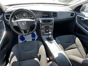 Melns Volvo V60 2014 Kauņa, ar dzinēja tilpumu 1.56 L un nobraukumu 248 tūkst. km par 6550 €, foto 28 vietnē AUTOMOTO.COM.LV