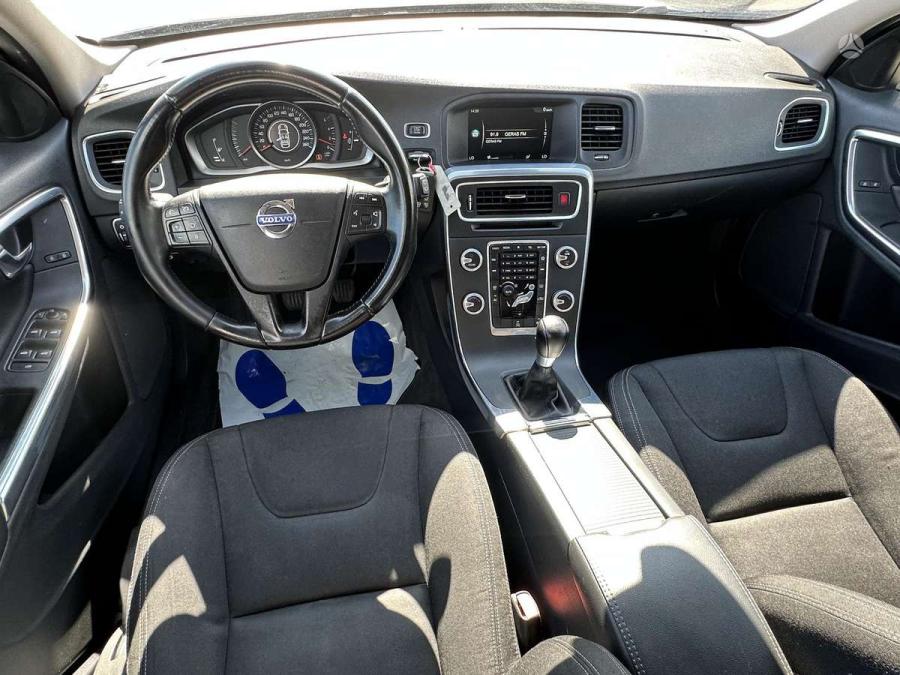 Melns Volvo V60 2014 Kauņa, ar dzinēja tilpumu 1.56 L un nobraukumu 248 tūkst. km par 6550 €, foto 29 vietnē AUTOMOTO.COM.LV