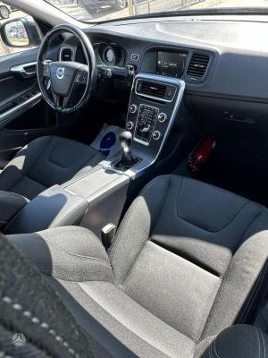 Melns Volvo V60 2014 Kauņa, ar dzinēja tilpumu 1.56 L un nobraukumu 248 tūkst. km par 6550 €, foto 32 vietnē AUTOMOTO.COM.LV