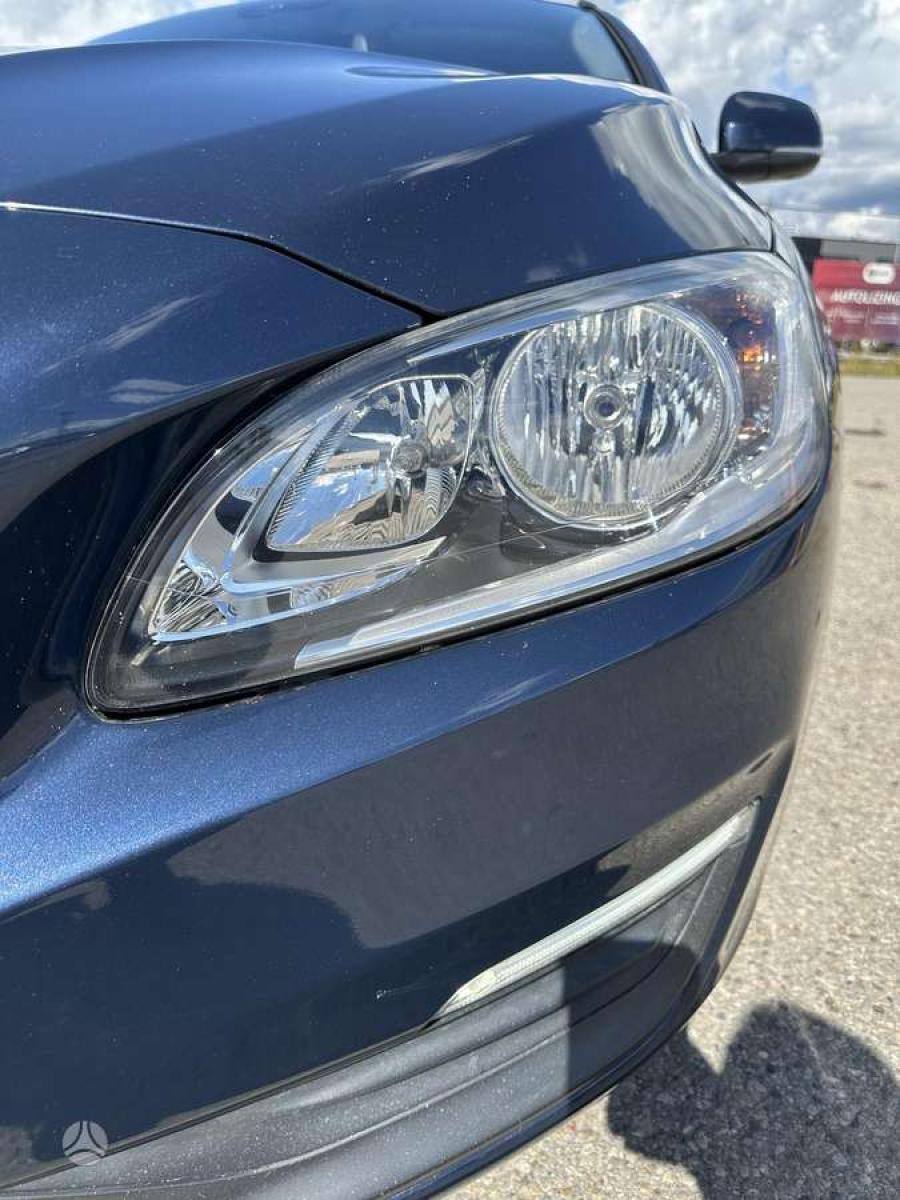 Melns Volvo V60 2014 Kauņa, ar dzinēja tilpumu 1.56 L un nobraukumu 248 tūkst. km par 6550 €, foto 37 vietnē AUTOMOTO.COM.LV