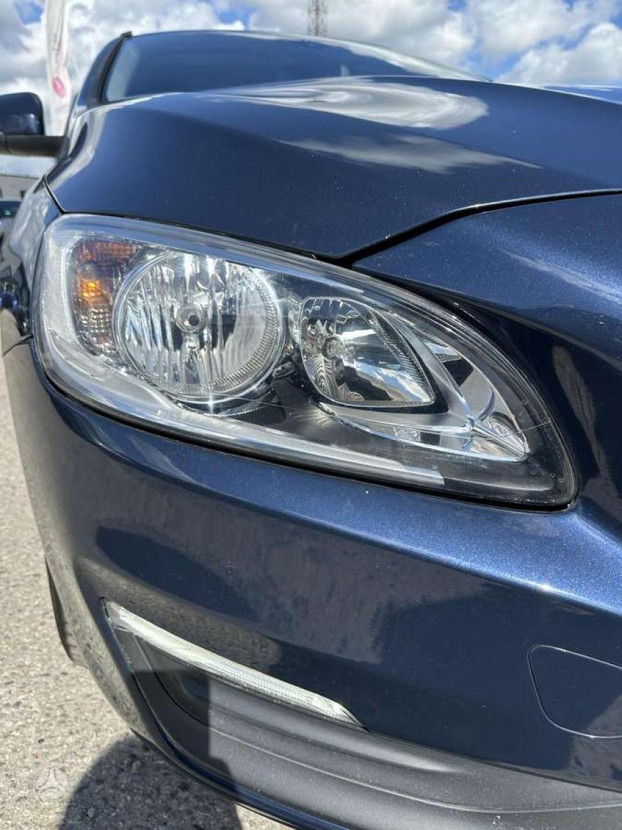 Melns Volvo V60 2014 Kauņa, ar dzinēja tilpumu 1.56 L un nobraukumu 248 tūkst. km par 6550 €, foto 38 vietnē AUTOMOTO.COM.LV