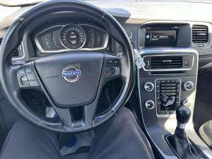 Melns Volvo V60 2014 Kauņa, ar dzinēja tilpumu 1.56 L un nobraukumu 248 tūkst. km par 6550 €, foto 39 vietnē AUTOMOTO.COM.LV