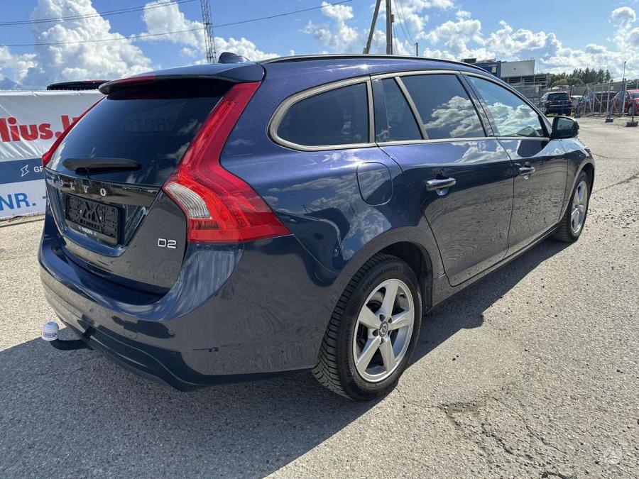 Melns Volvo V60 2014 Kauņa, ar dzinēja tilpumu 1.56 L un nobraukumu 248 tūkst. km par 6550 €, foto 42 vietnē AUTOMOTO.COM.LV
