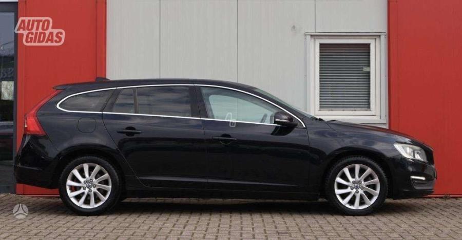 Melns Volvo V60 2014 Jonava, ar dzinēja tilpumu 2.00 L un nobraukumu 363 tūkst. km par 3350 €, foto 5 vietnē AUTOMOTO.COM.LV