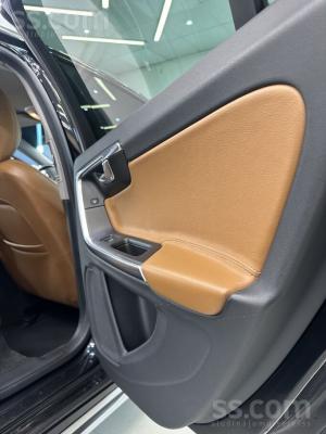 Black Volvo V60 2014 in Riga, with an engine capacity of 2.00 L and mileage of 254 thousand km for 7750 €, photo 21 on AUTOMOTO.COM.LV