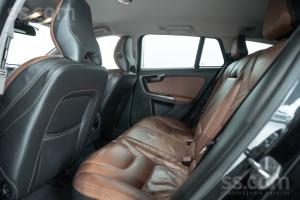 Black Volvo V60 2014 in Riga, with an engine capacity of 2.00 L and mileage of 294 thousand km for 6900 €, photo 7 on AUTOMOTO.COM.LV