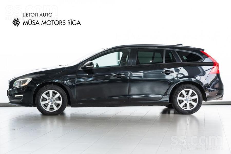 Black Volvo V60 2014 in Riga, with an engine capacity of 2.00 L and mileage of 294 thousand km for 6900 €, photo 10 on AUTOMOTO.COM.LV