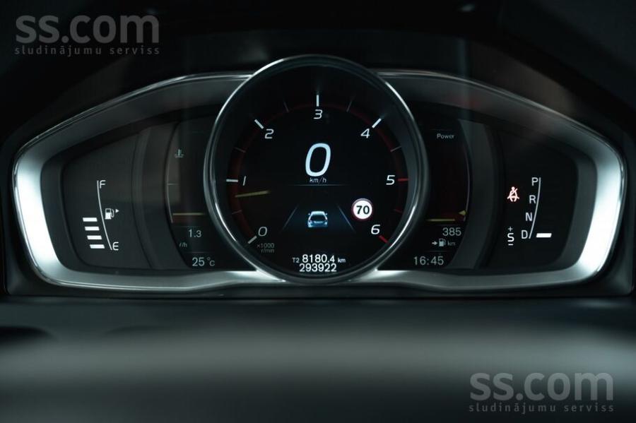 Black Volvo V60 2014 in Riga, with an engine capacity of 2.00 L and mileage of 294 thousand km for 6900 €, photo 13 on AUTOMOTO.COM.LV