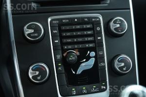 Black Volvo V60 2014 in Riga, with an engine capacity of 2.00 L and mileage of 294 thousand km for 6900 €, photo 15 on AUTOMOTO.COM.LV