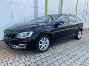 Melns Volvo V60 2014 Raseiniai, ar dzinēja tilpumu 1.98 L un nobraukumu 216 tūkst. km par 6300 €, foto  vietnē AUTOMOTO.COM.LV