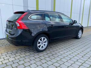 Melns Volvo V60 2014 Raseiniai, ar dzinēja tilpumu 1.98 L un nobraukumu 216 tūkst. km par 6300 €, foto 6 vietnē AUTOMOTO.COM.LV