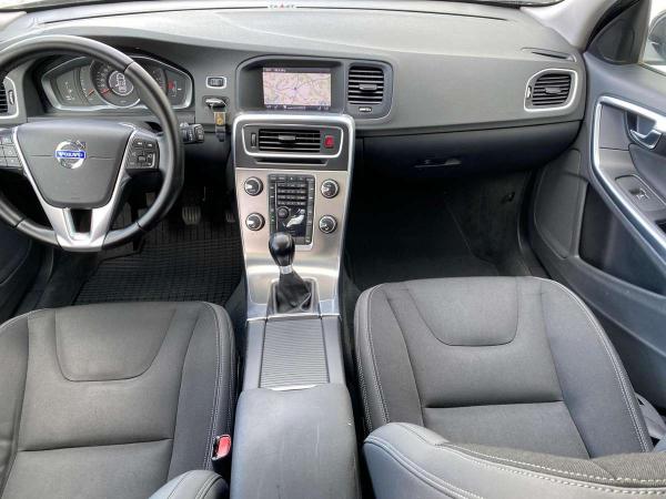 Melns Volvo V60 2014 Raseiniai, ar dzinēja tilpumu 1.98 L un nobraukumu 216 tūkst. km par 6300 €, foto 10 vietnē AUTOMOTO.COM.LV