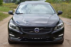 Black Volvo V60 2014 in Vilnius, with an engine capacity of 2.40 L and mileage of 224 thousand km for 7000 €, photo 5 on AUTOMOTO.COM.LV