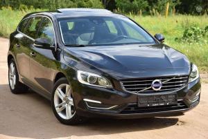 Black Volvo V60 2014 in Vilnius, with an engine capacity of 2.40 L and mileage of 224 thousand km for 7000 €, photo 6 on AUTOMOTO.COM.LV