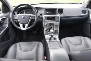 Black Volvo V60 2014 in Vilnius, with an engine capacity of 2.40 L and mileage of 224 thousand km for 7000 €, photo 10 on AUTOMOTO.COM.LV