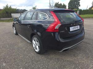 Melns Volvo V60 2014 Utena, ar dzinēja tilpumu 1.97 L un nobraukumu 321 tūkst. km par 4800 €, foto 5 vietnē AUTOMOTO.COM.LV