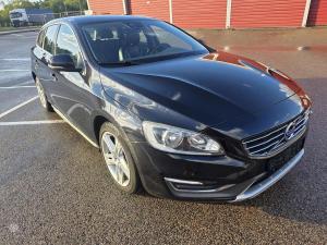 Melns Volvo V60 2014 Utena, ar dzinēja tilpumu 1.97 L un nobraukumu 321 tūkst. km par 4800 €, foto 6 vietnē AUTOMOTO.COM.LV