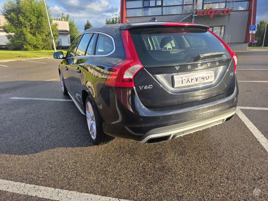 Melns Volvo V60 2014 Utena, ar dzinēja tilpumu 1.97 L un nobraukumu 321 tūkst. km par 4800 €, foto 10 vietnē AUTOMOTO.COM.LV