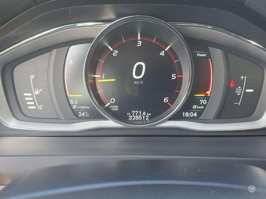 Melns Volvo V60 2014 Utena, ar dzinēja tilpumu 1.97 L un nobraukumu 321 tūkst. km par 4800 €, foto 14 vietnē AUTOMOTO.COM.LV