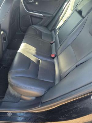 Melns Volvo V60 2014 Utena, ar dzinēja tilpumu 1.97 L un nobraukumu 321 tūkst. km par 4800 €, foto 16 vietnē AUTOMOTO.COM.LV