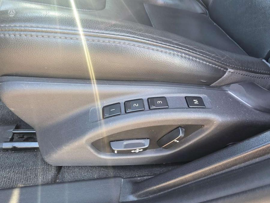 Melns Volvo V60 2014 Utena, ar dzinēja tilpumu 1.97 L un nobraukumu 321 tūkst. km par 4800 €, foto 20 vietnē AUTOMOTO.COM.LV