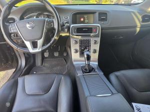 Melns Volvo V60 2014 Utena, ar dzinēja tilpumu 1.97 L un nobraukumu 321 tūkst. km par 4800 €, foto 21 vietnē AUTOMOTO.COM.LV