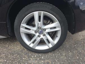 Melns Volvo V60 2014 Utena, ar dzinēja tilpumu 1.97 L un nobraukumu 321 tūkst. km par 4800 €, foto 24 vietnē AUTOMOTO.COM.LV