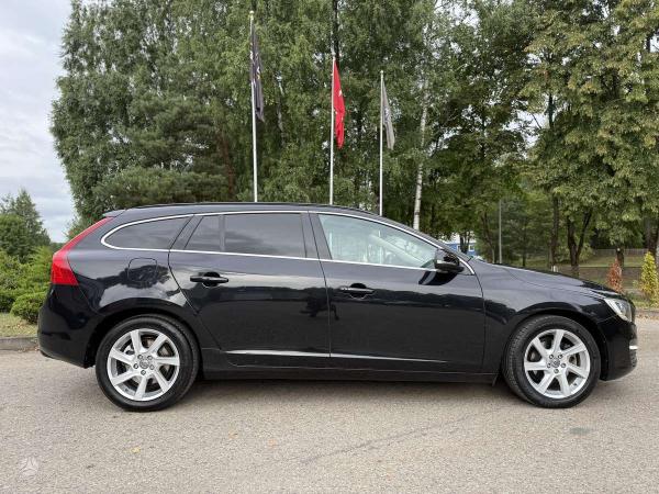 Черный Вольво B60 2014 в Казлу-Руда, объемом двигателя 1.98 л и пробегом 278 тыс. км за 6000 €, фото 3 на AUTOMOTO.COM.LV