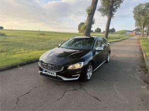 Melns Volvo V60 2014 Kauņa, ar dzinēja tilpumu 1.97 L un nobraukumu 183 tūkst. km par 7950 €, foto  vietnē AUTOMOTO.COM.LV