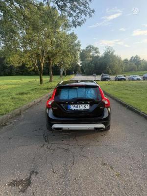 Black Volvo V60 2014 in Kaunas, with an engine capacity of 1.97 L and mileage of 183 thousand km for 7950 €, photo 7 on AUTOMOTO.COM.LV
