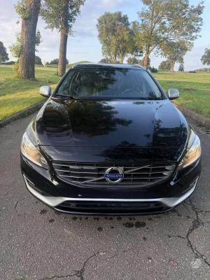Black Volvo V60 2014 in Kaunas, with an engine capacity of 1.97 L and mileage of 183 thousand km for 7950 €, photo 11 on AUTOMOTO.COM.LV