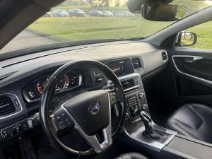 Black Volvo V60 2014 in Kaunas, with an engine capacity of 1.97 L and mileage of 183 thousand km for 7950 €, photo 13 on AUTOMOTO.COM.LV
