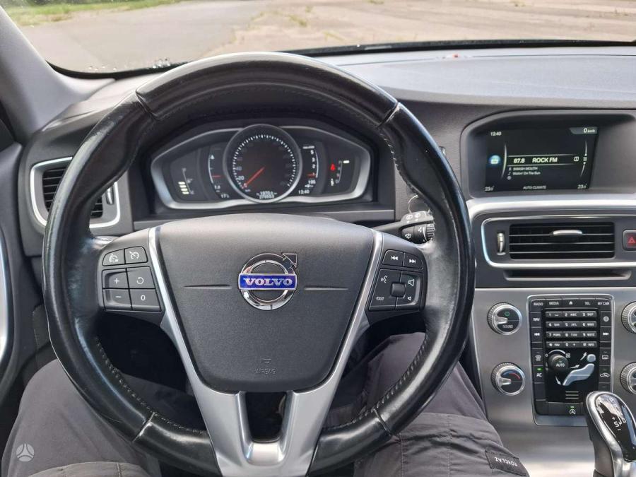 Черный Вольво B60 2014 в Вильнюс, объемом двигателя 2.00 л и пробегом 280 тыс. км за 6500 €, фото 12 на AUTOMOTO.COM.LV